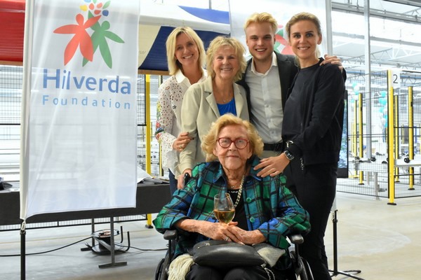 'Greenhouse with future' opened by HilverdaFlorist