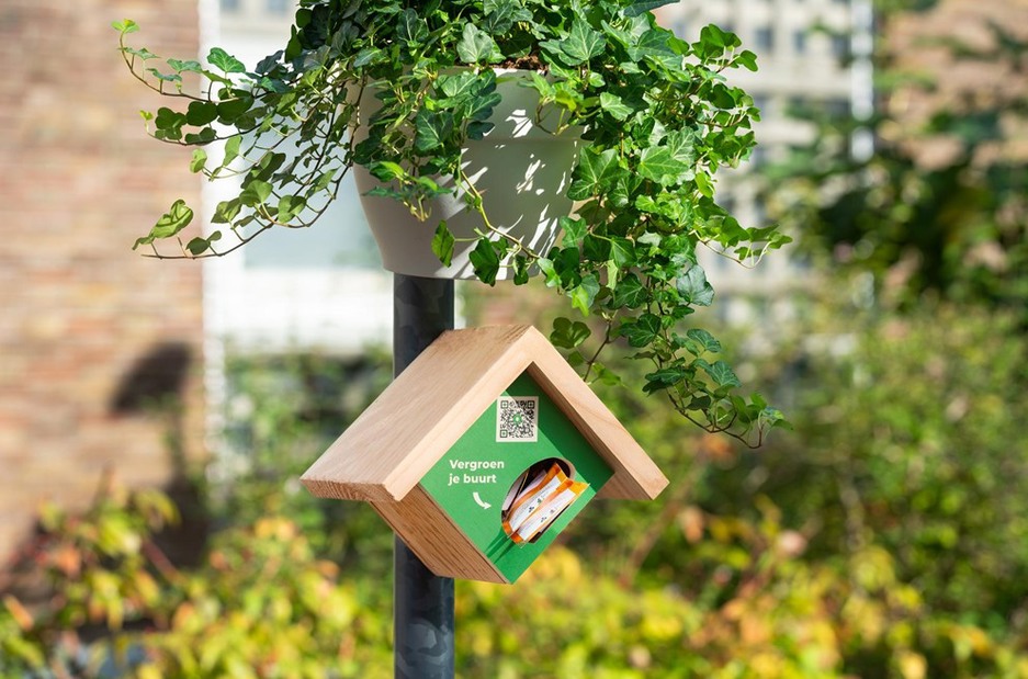 Greenwheels places 'Flower Stations' throughout the Netherlands
