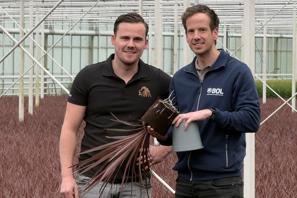 "More than 100,000 plants are now growing on a peat-free substrate"