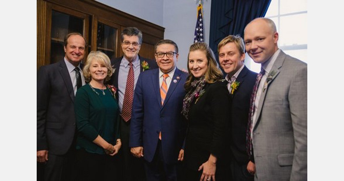 US: Congressman Salud Carbajal and Congressman Ted Yoho to co-chair Cut ...