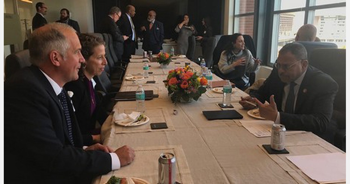 US: SAF leaders talk industry issues with influential Congressman