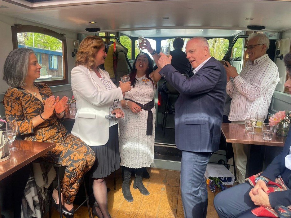 NL: Patricia Pelaez receives royal honour