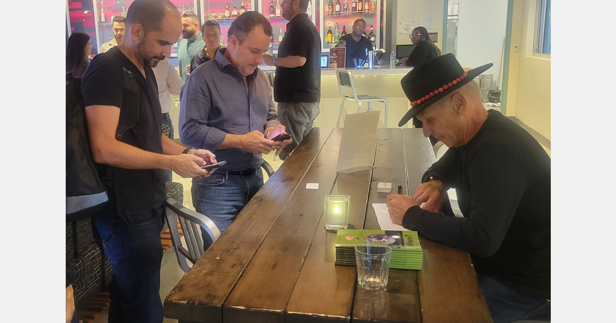 Miami Flower Industry Gathers at AFIF's Networking Event