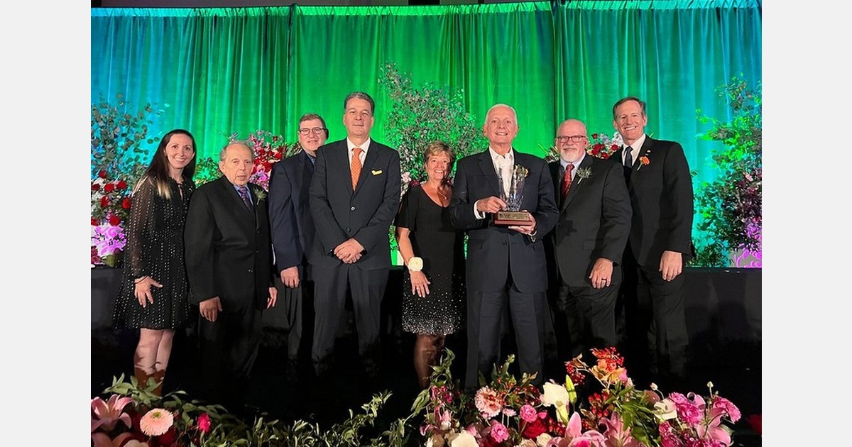 Augusto Solano inducted into SAF Floriculture Hall of Fame