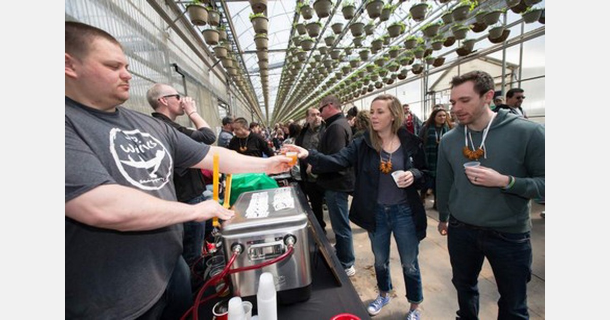 US (CT): Good turnout for greenhouse beer festival