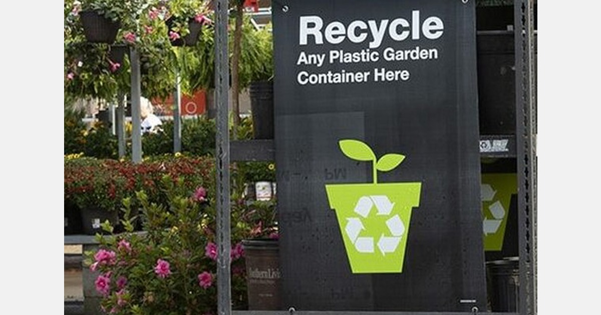 10% PCR content in horticultural containers