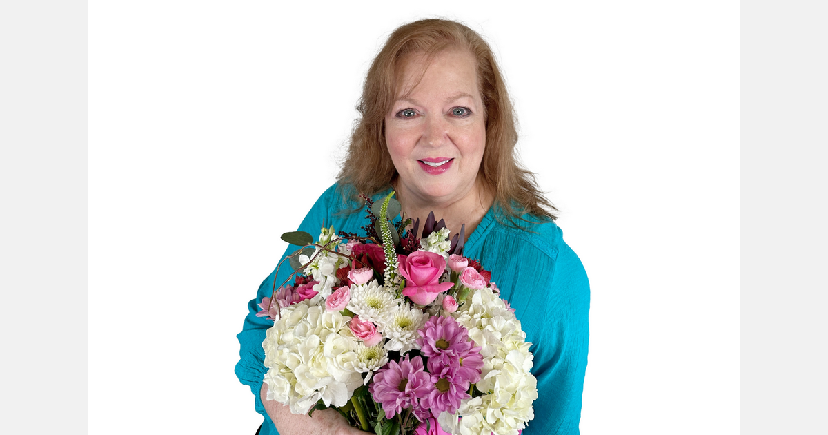 The USA Bouquet Company hires Shaunn Alderman